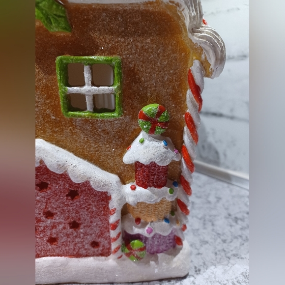 Pink Zebra | Accents | Pink Zebra Gumdrop Gingerbread House Simmer Pot ...